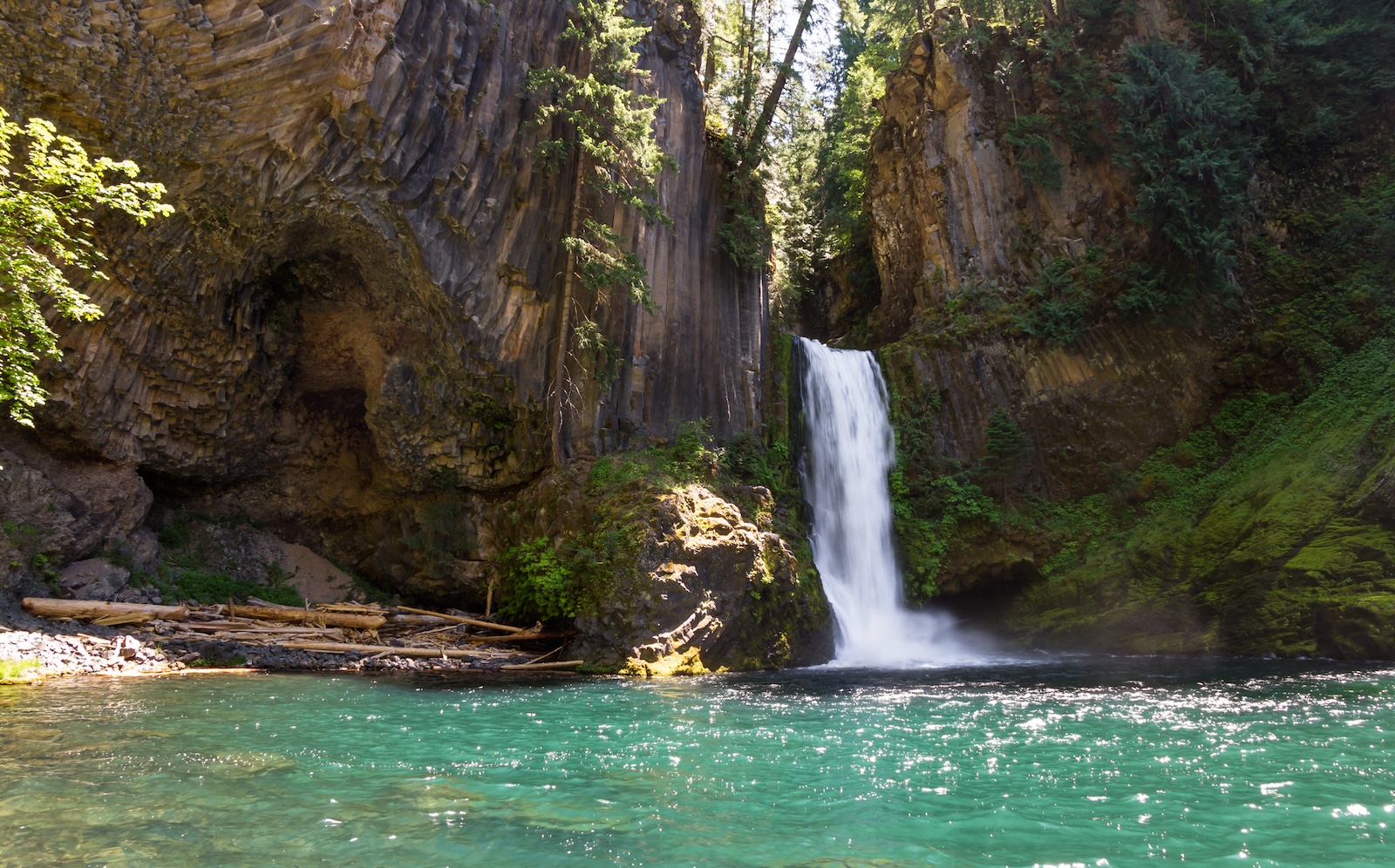 12 Epic Oregon Waterfalls That Are Straight Out of a Fairytale - Roam ...