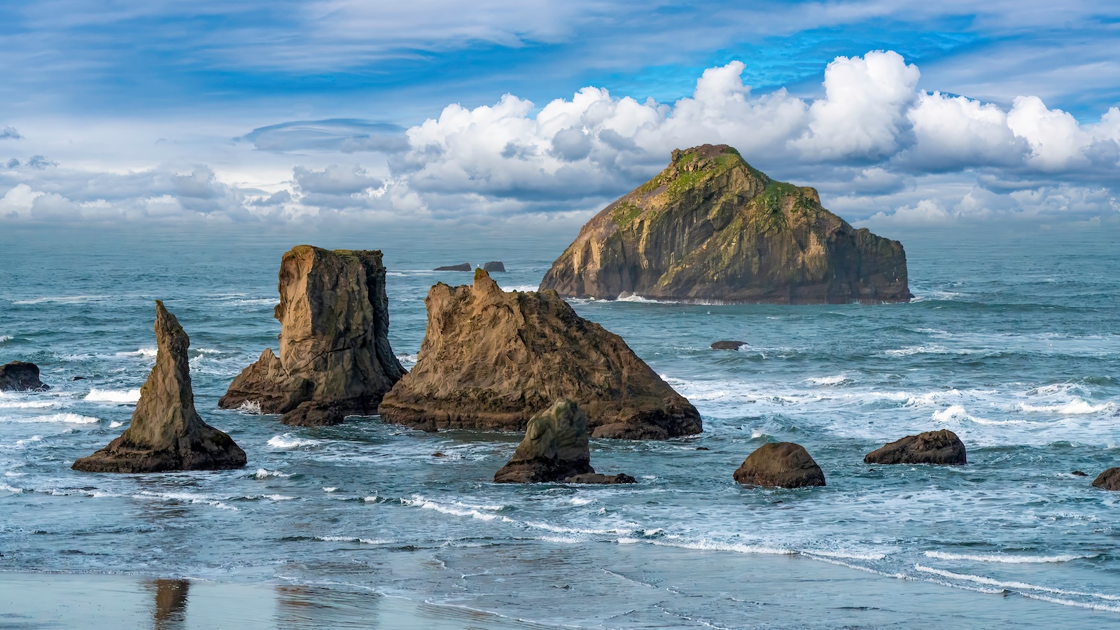 16 Stunning Natural Sights Along the Oregon Coast - Roam the Northwest